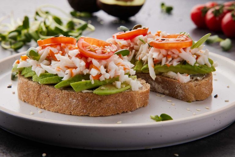 Toast miettes de surimi, avocat et fromage frais | BACK EUROP FRANCE